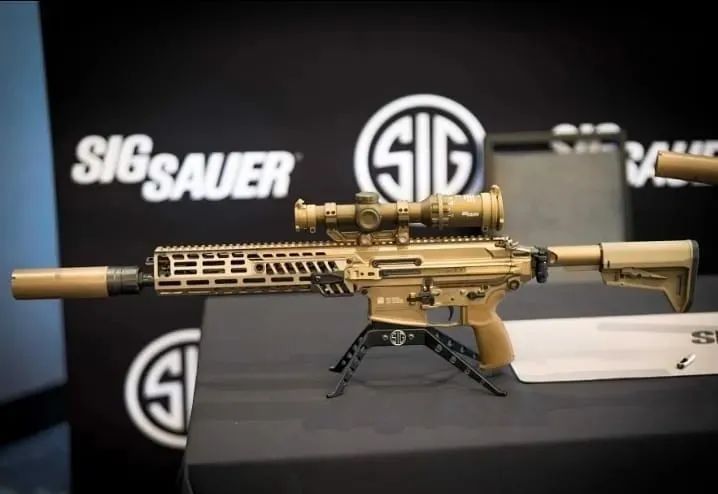 Is it the next generation masterpiece?Or a vase?US Army XM5/MCX-SPEAR ...