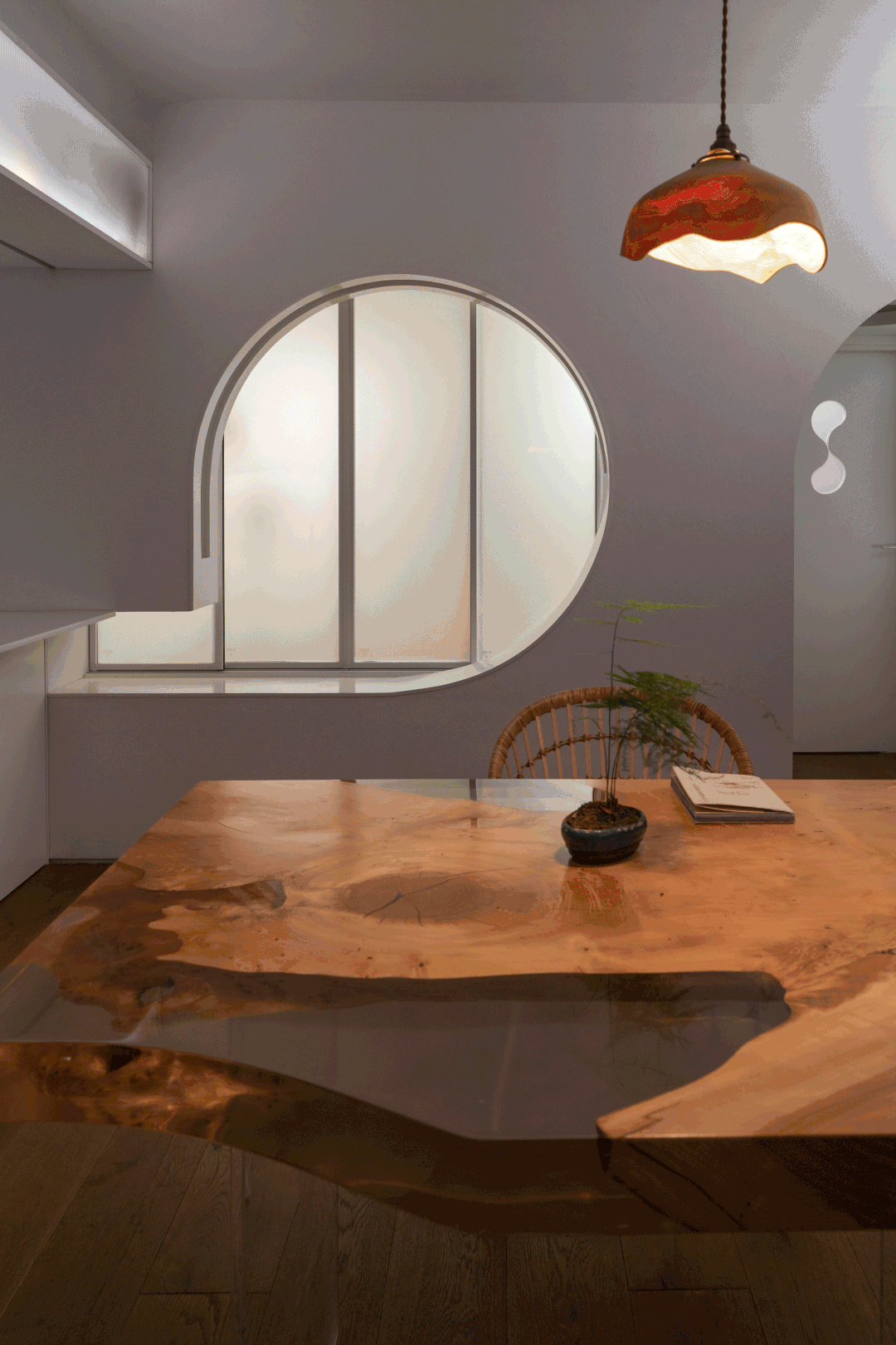 install-a-courtyard-in-a-90-square-meter-building-and-see-how-a