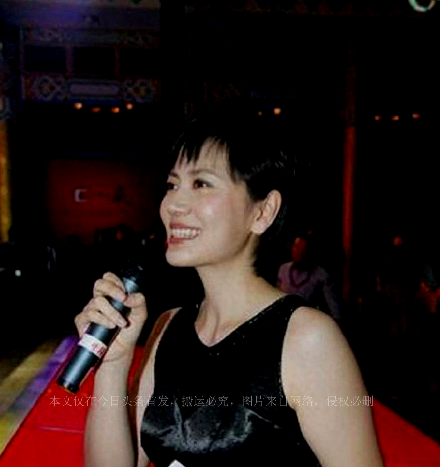 Shen Bing's recent photo, she looks very vicissitudes of life on the ...