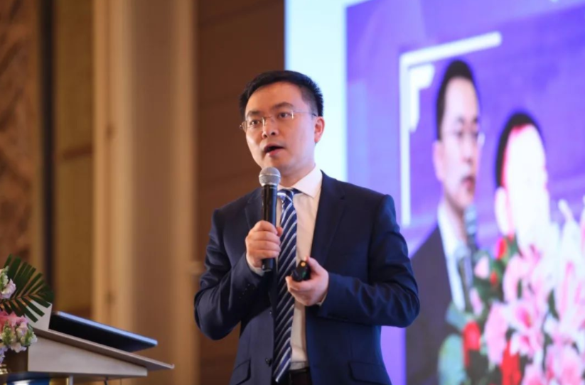 Cai Lei, vice president of JD.com, has live streaming for the fourth ...