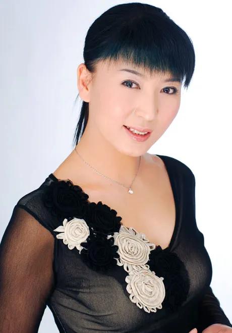 Beautiful photos of Yan Xuejing - iNEWS