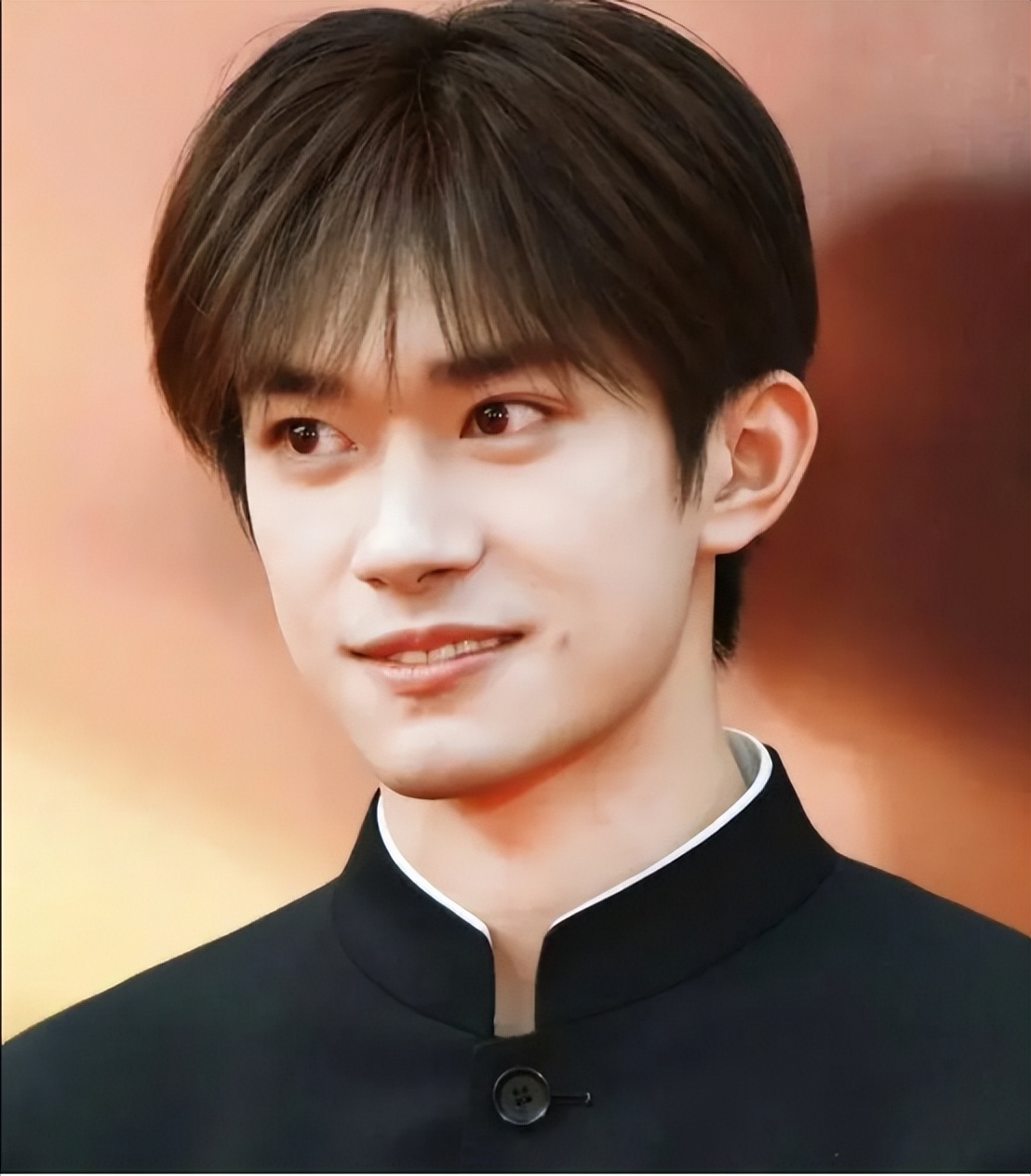 Actress Gong Li and Qian Xi are hotly searched on the same page, and ...