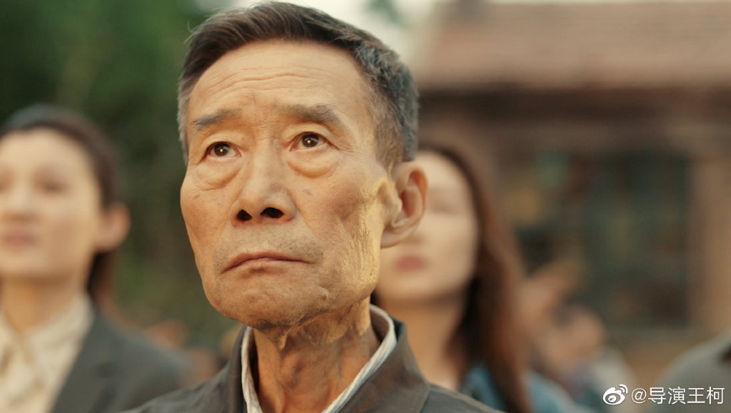 CCTV National Day Gala: Left Lin and Right Li Jingjing, Sun Li is ...