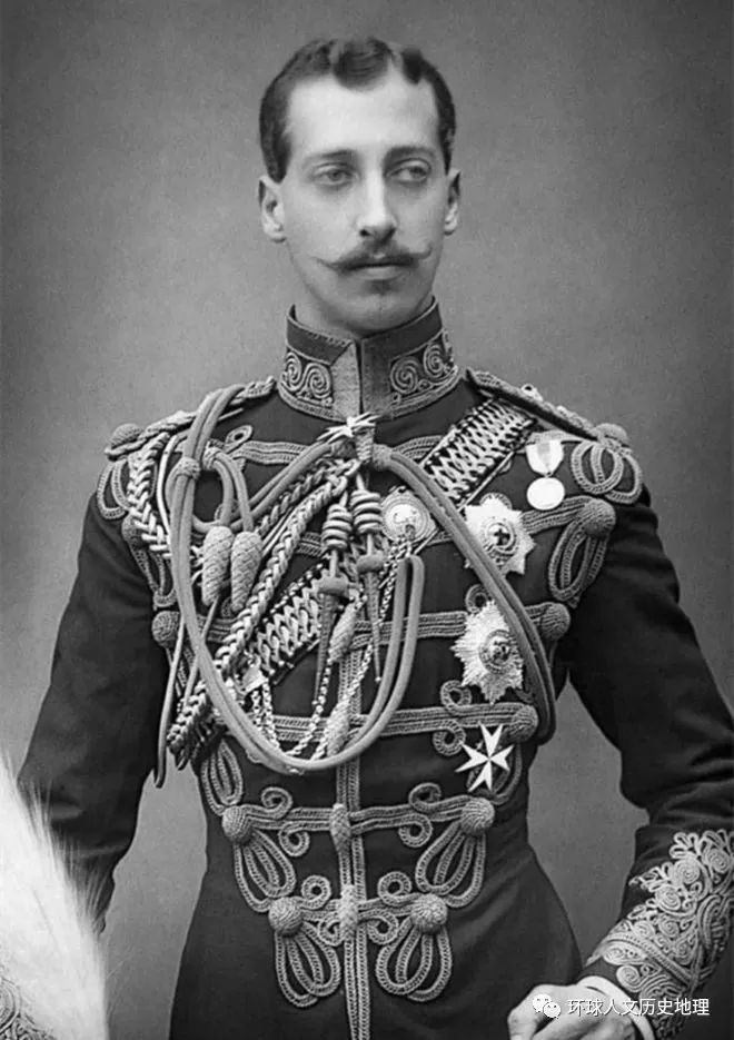 George V's Queen Mary: Six monarchs, the savior of the British monarchy ...