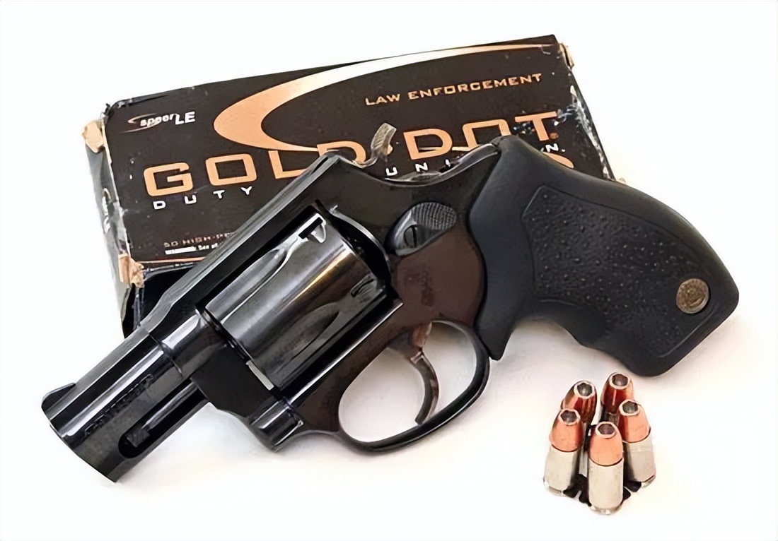 The best choice for police officers - Taurus 905 - iMedia
