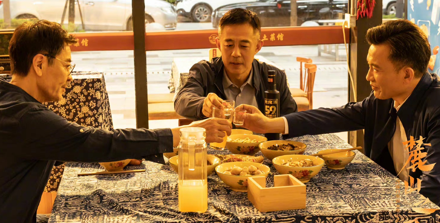 After "Song of Lushan", Hou Yong and Jiao Junyan hit a new drama ...