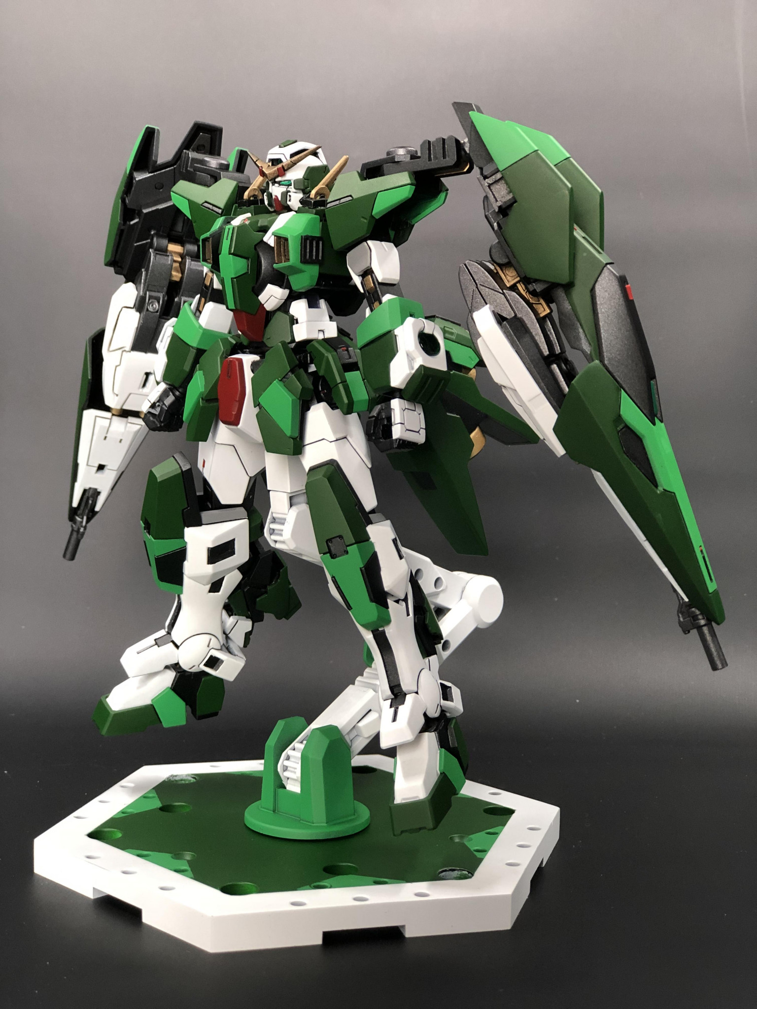 Core 00 Four Little Strong Gundam Model - iNEWS