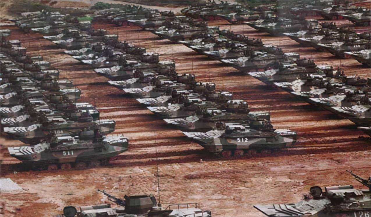 During the North China Military Exercise in 1981, Deng Gong pointed to ...