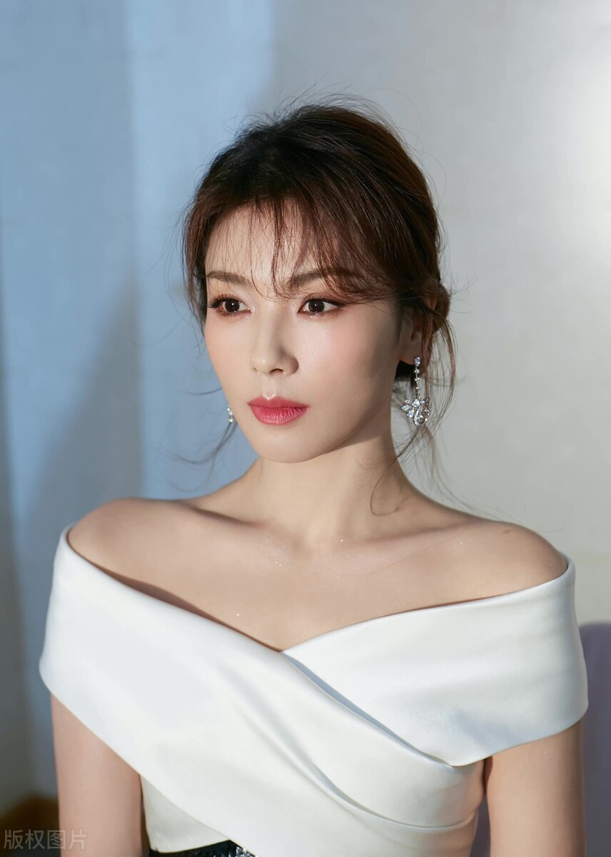 Beautiful as a fairy Liu Tao - iNEWS