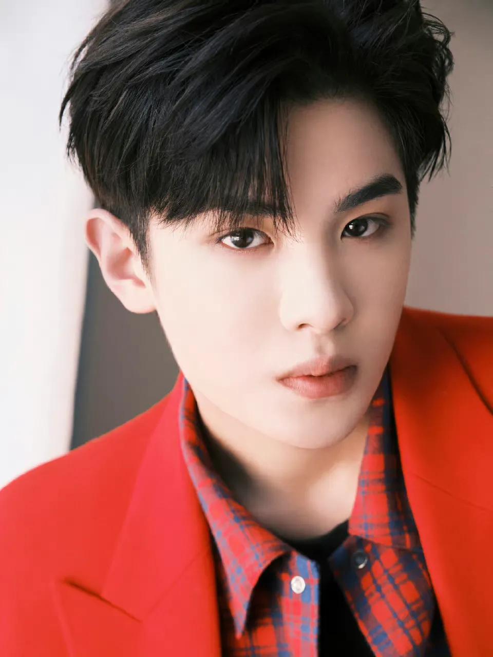 2.11 Picture: Huang Minghao, Jing Boran, Luo Yizhou, Ding Chengxin, Sun ...