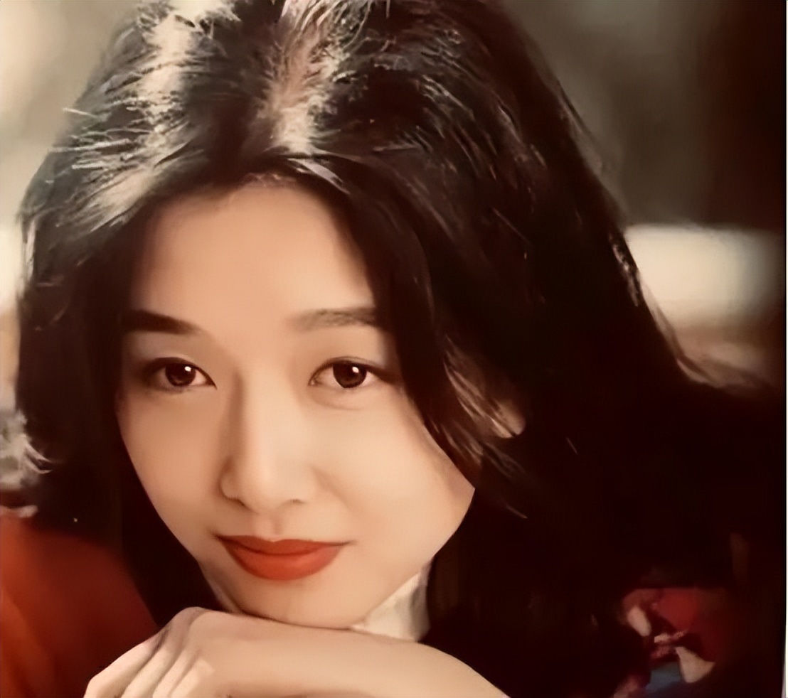 Jiang Shan when she was young!With charming eyes, beautiful and ...