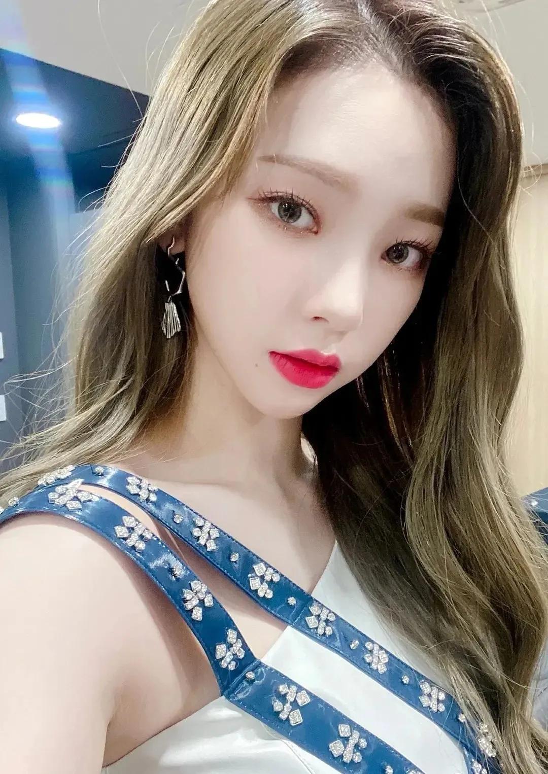 Liu Zhimin (KARINA), South Korean beauty singer, member of the girl ...