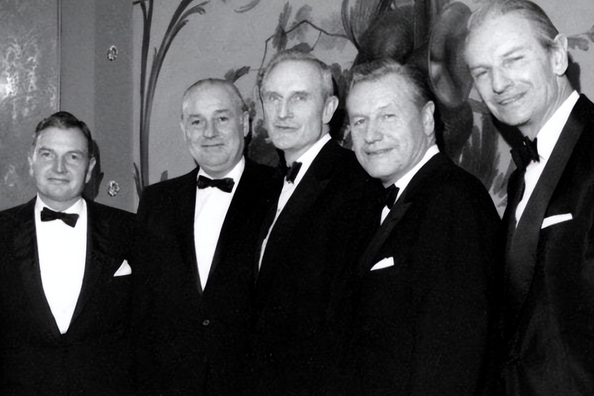 The first rich family, the Rothschild family, and the Federal Reserve ...