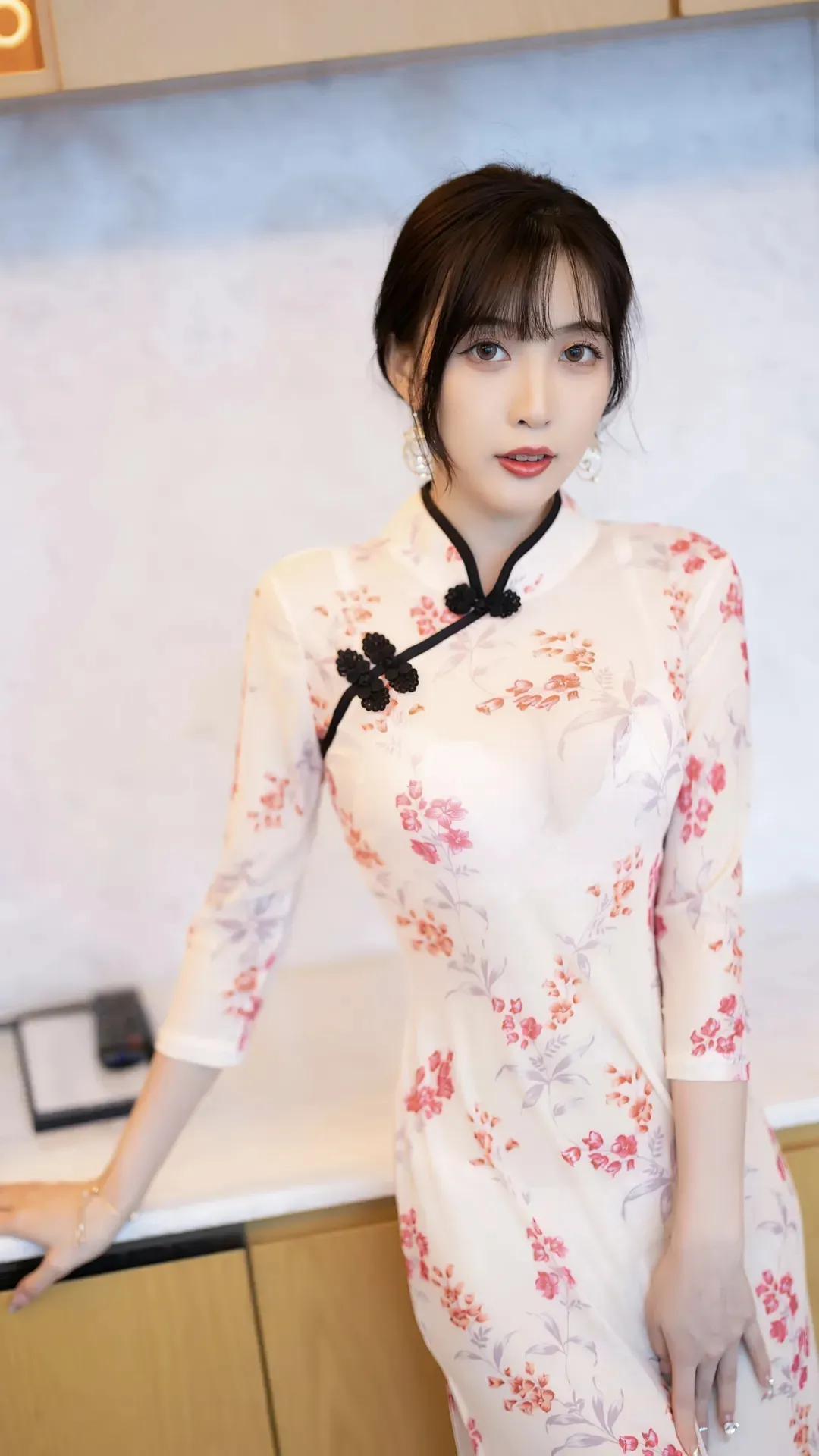 Lin Xinglan's cheongsam photo - iNEWS