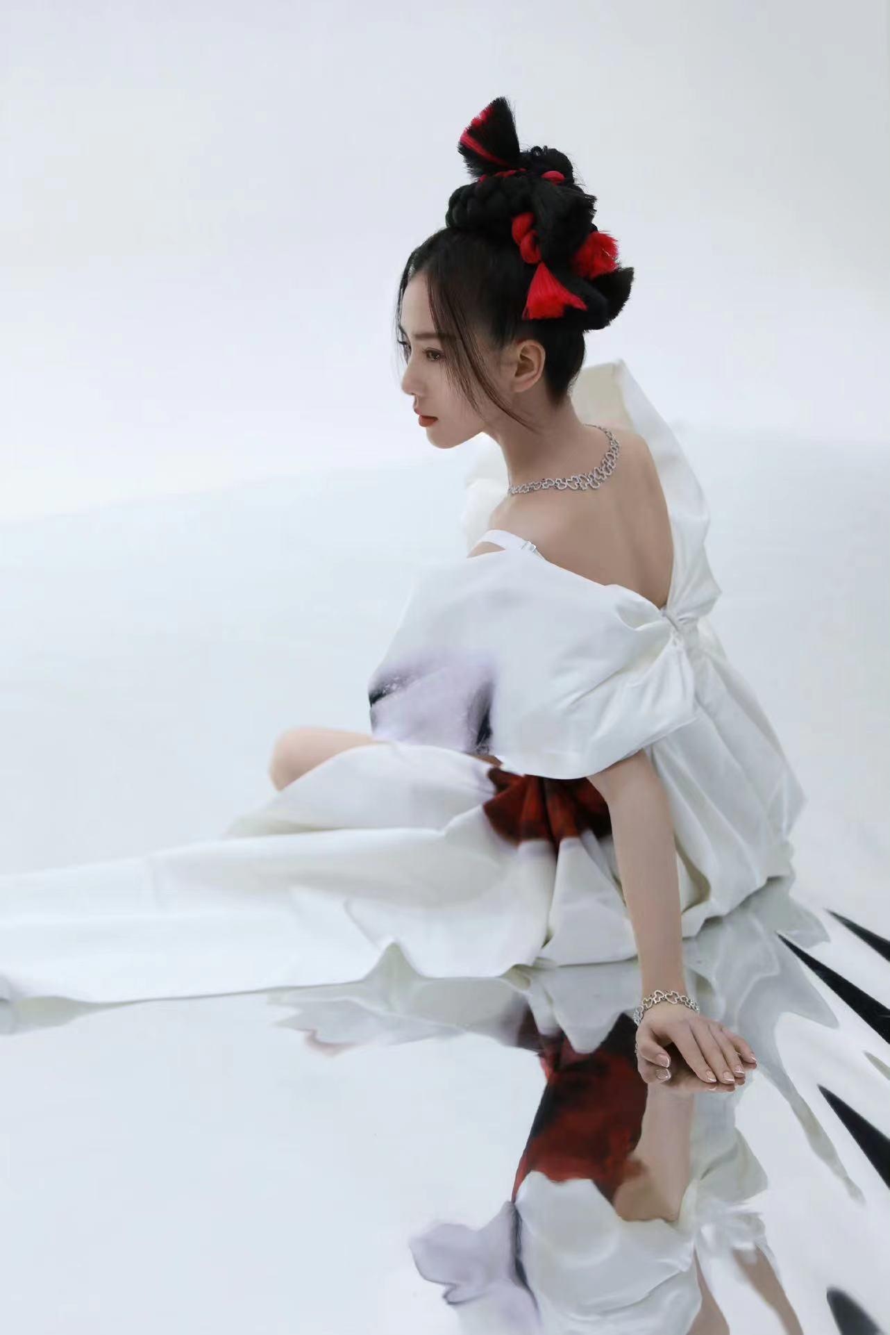 Zhang Yunlong, the partner of the new drama, Liu Shishi, who treats her career like this, will ...