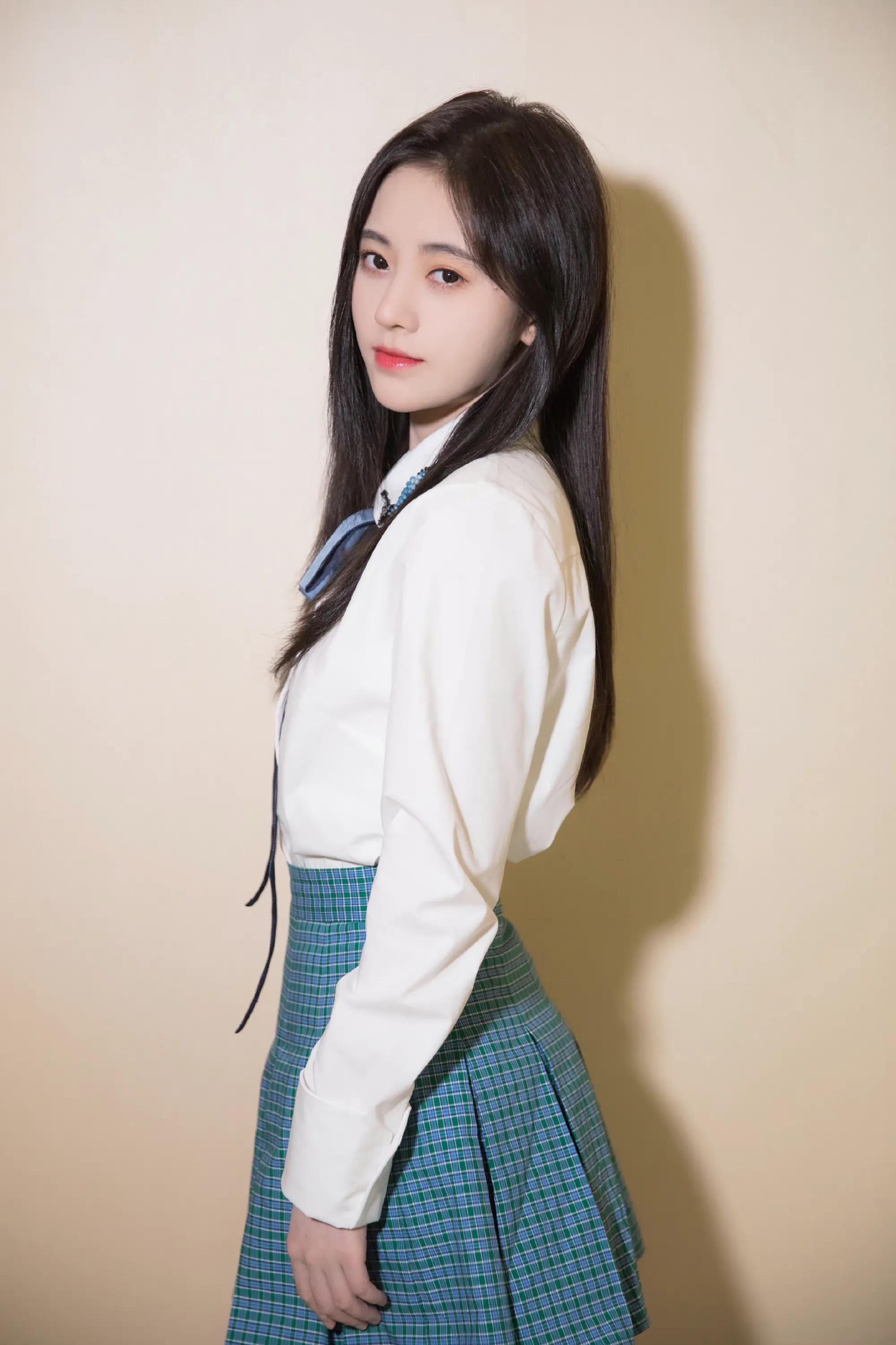 Ju Jingyi's beautiful photo album - iNEWS