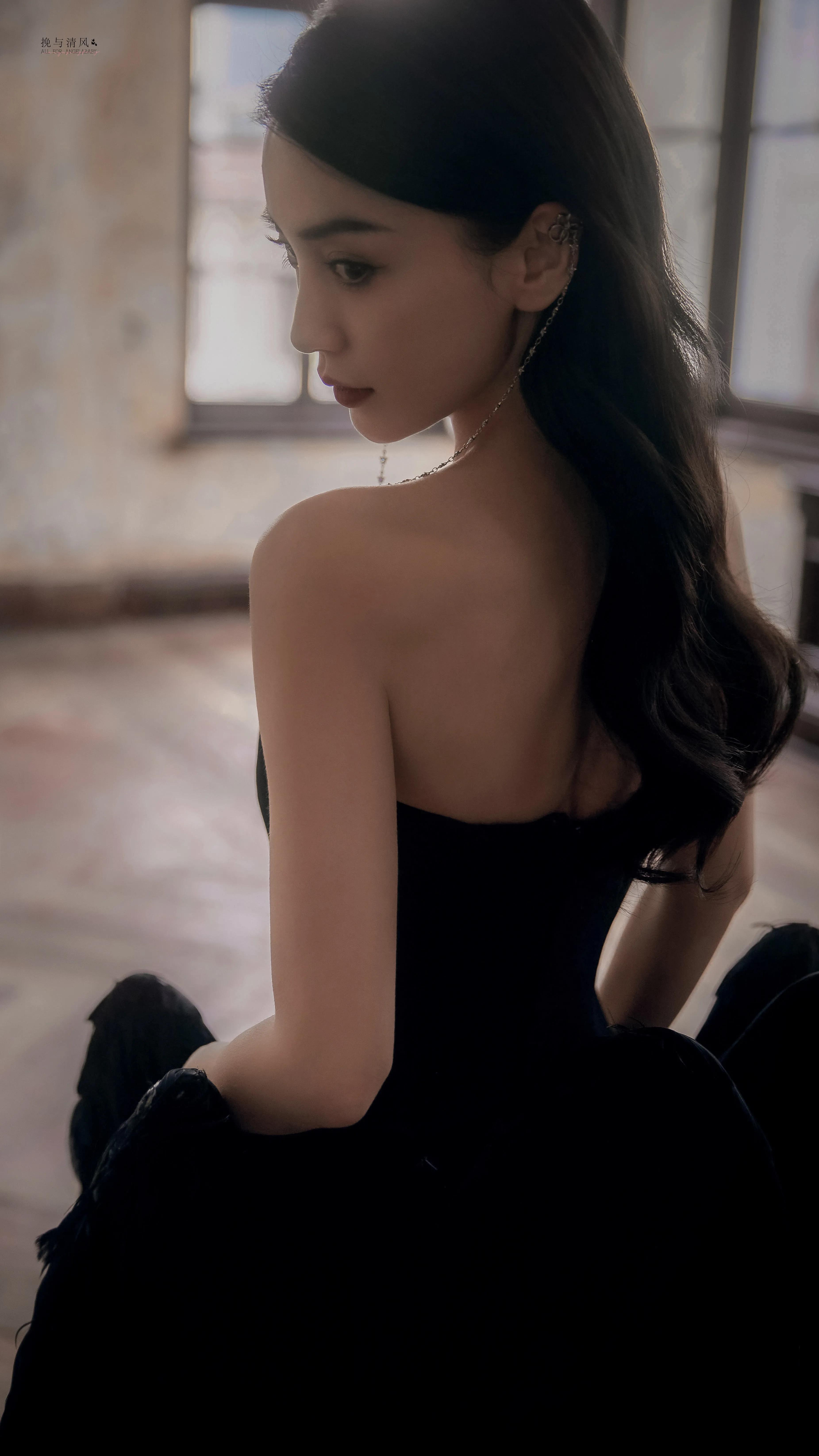 Yang Ying-Weibo Night-Night Angel - iMedia