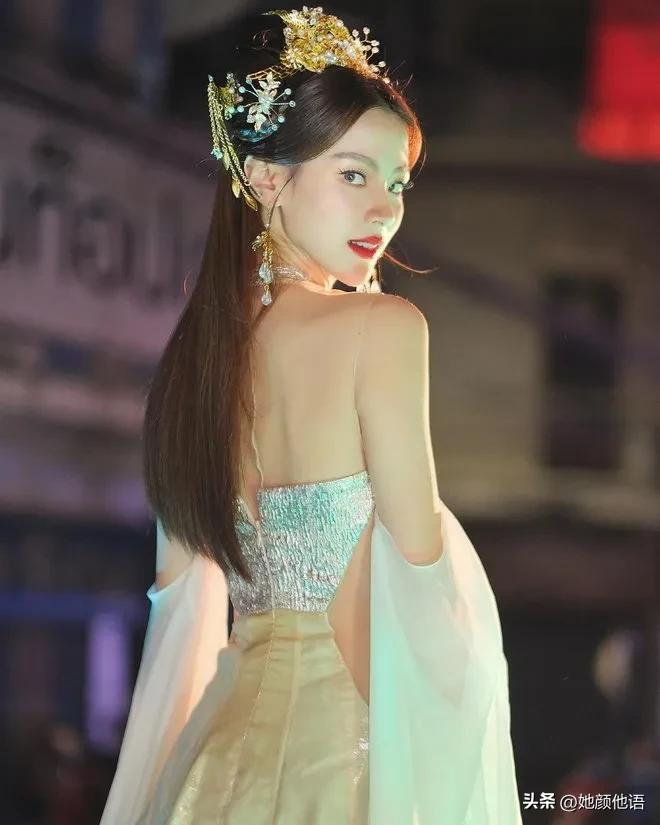Goddess Baifen Pimchanok "has made a fuss" on the streets of Thailand ...