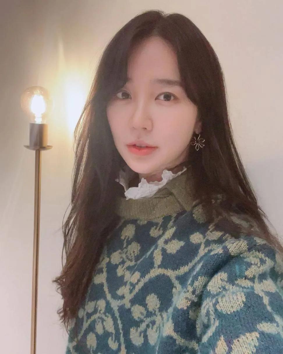 "Of course" Goddess Yoon Eun Hye - iNEWS