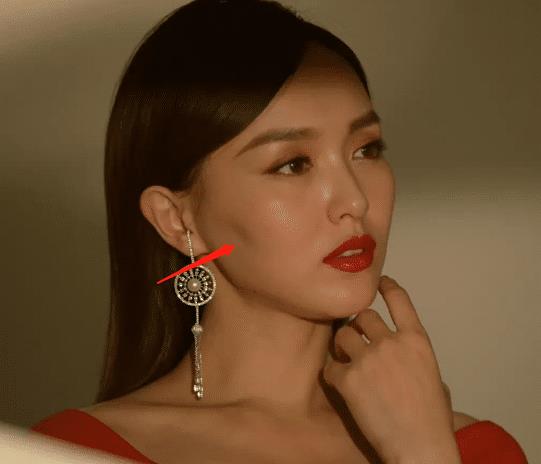 Protruding mouth, short chin, flat nose, sunken face...the profiles of ...
