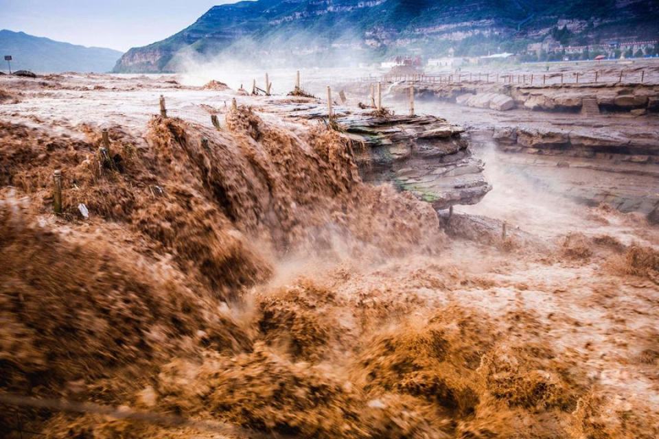 How did the restless Yellow River change the names of all the rivers in ...