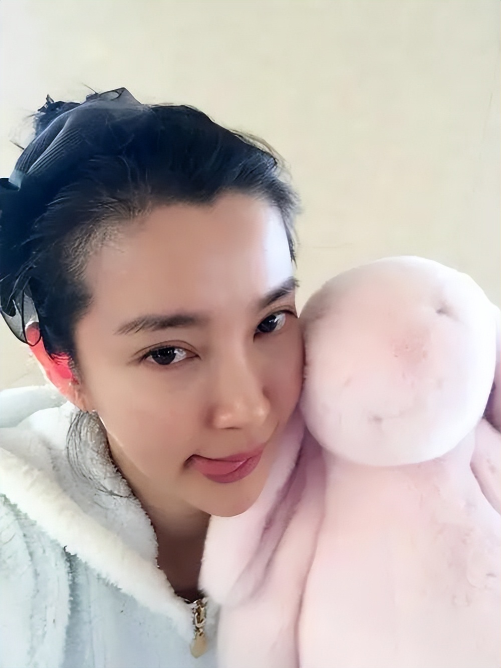 After seeing Li Bingbing's pictures without makeup, I no longer believe ...