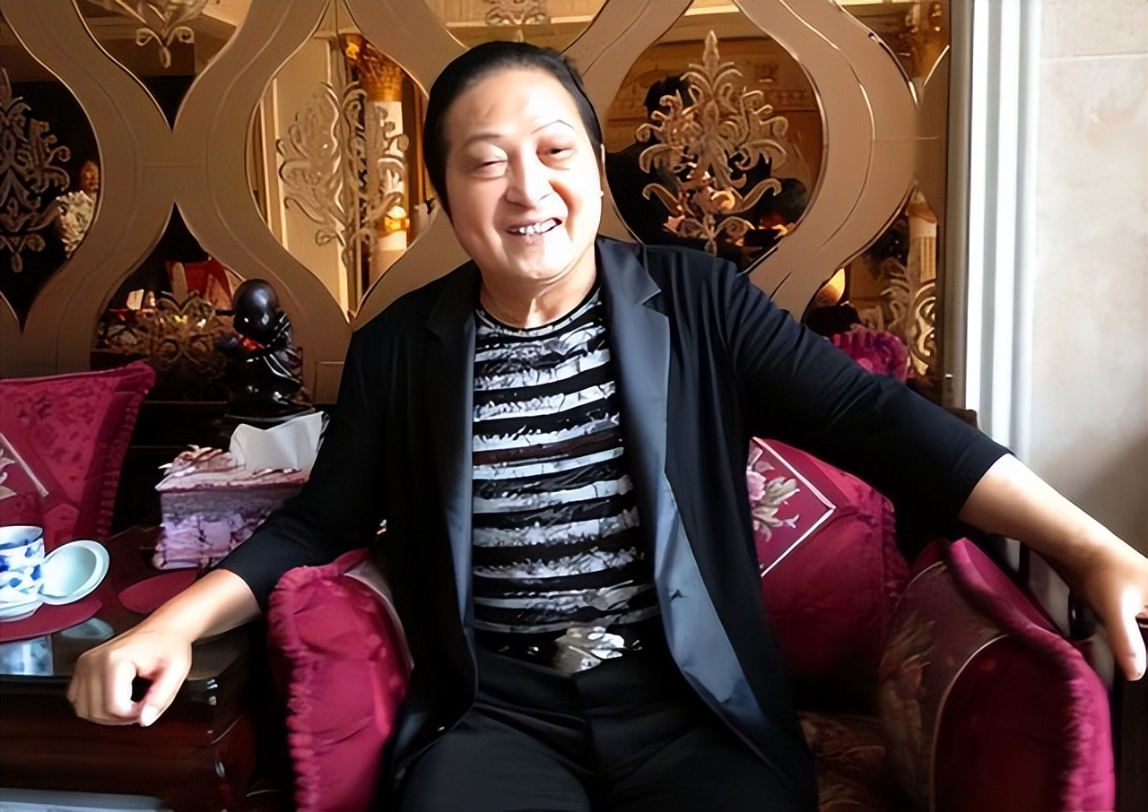 To guide Ma Yun, Li Bingbing asked him to "consecrate the bed" and draw ...