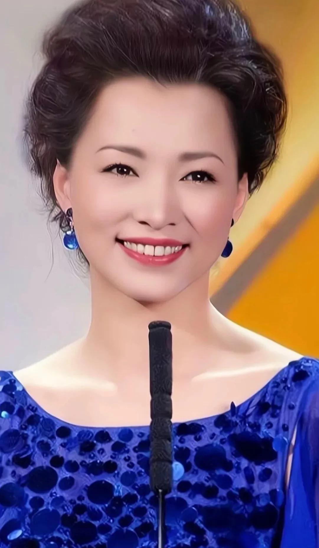 Li Sisi, Zhou Tao, Dong Qing, Li Hong, Zhu Xun, Fang Qiong, Liu Yan and ...