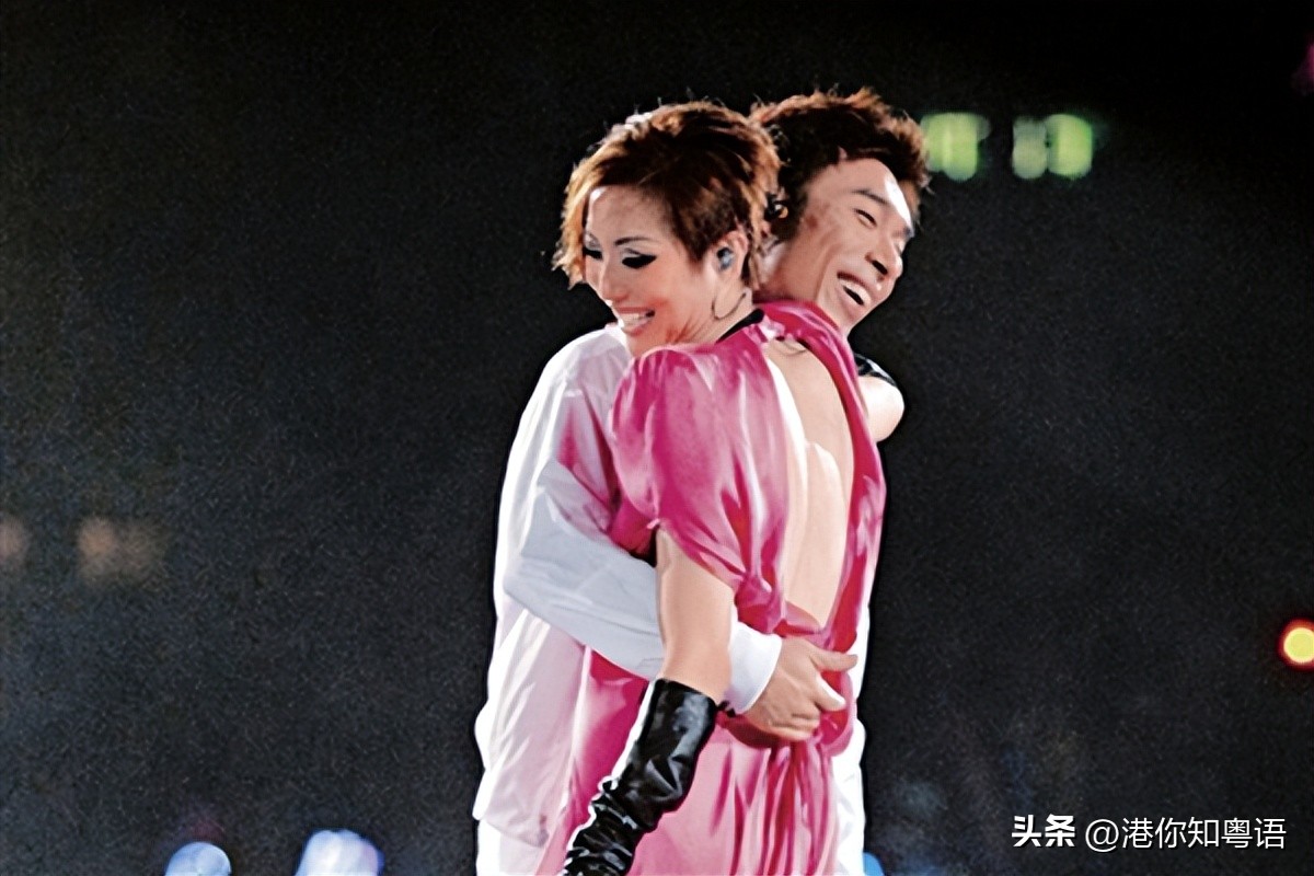 When she won the award, Xu Anhua clasped her hands tightly, Gu Tianle's ...
