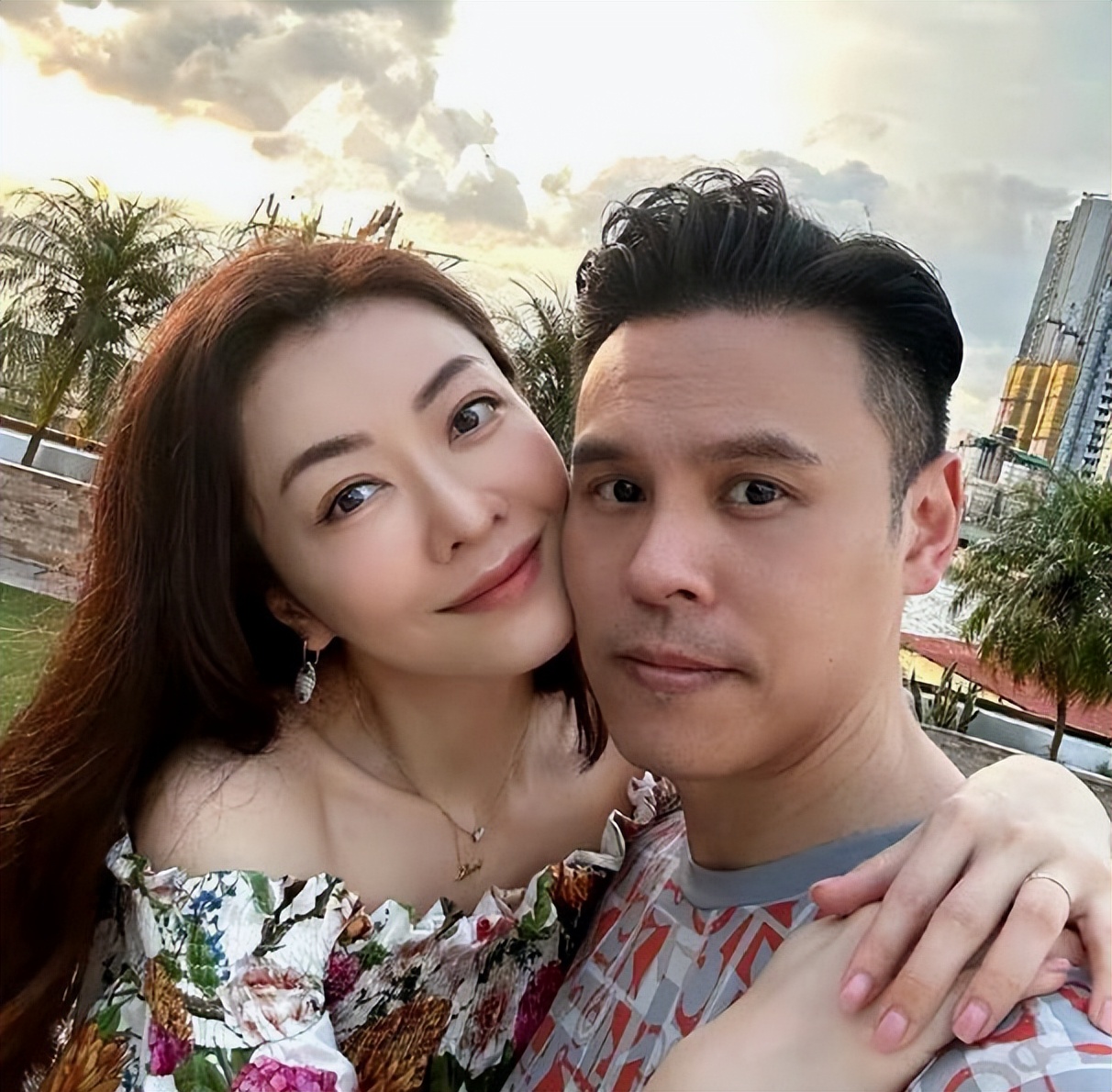 Xiong Dailin made a high-profile love show! Taking a photo with Guo ...