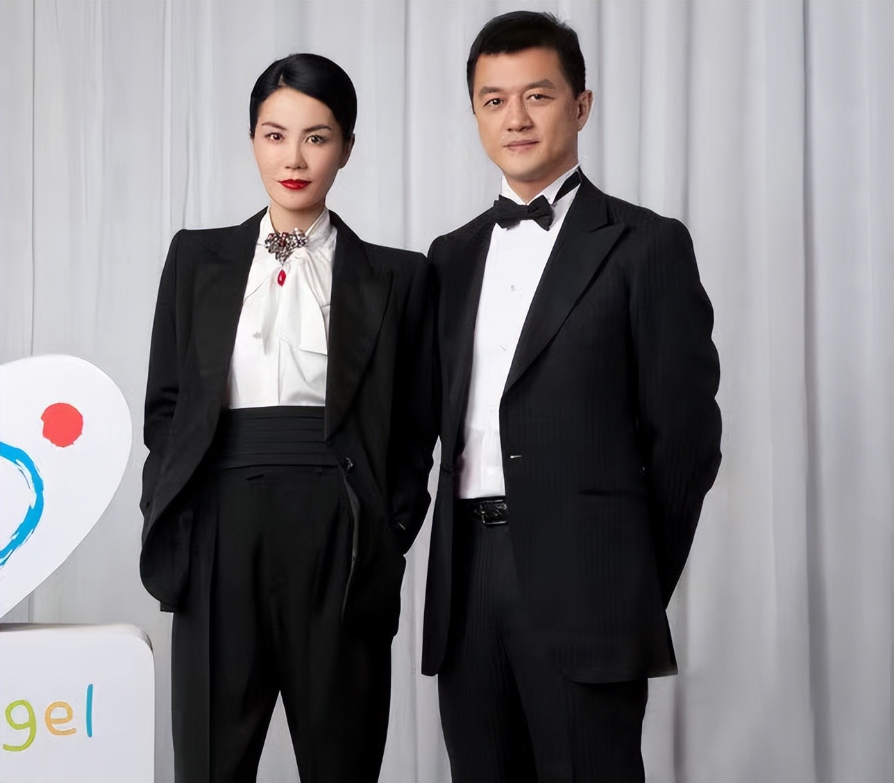 After Li Yapeng held Haiha Jinxi tightly, the days were simple and warm ...