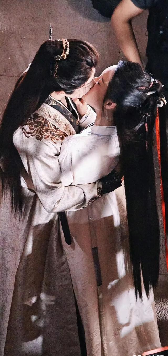 Entertainment news: Cheng Yi, Bai Lu, Li Qin, Chen Zheyuan, Yu Shuxin, Cheng Lei, - iNEWS