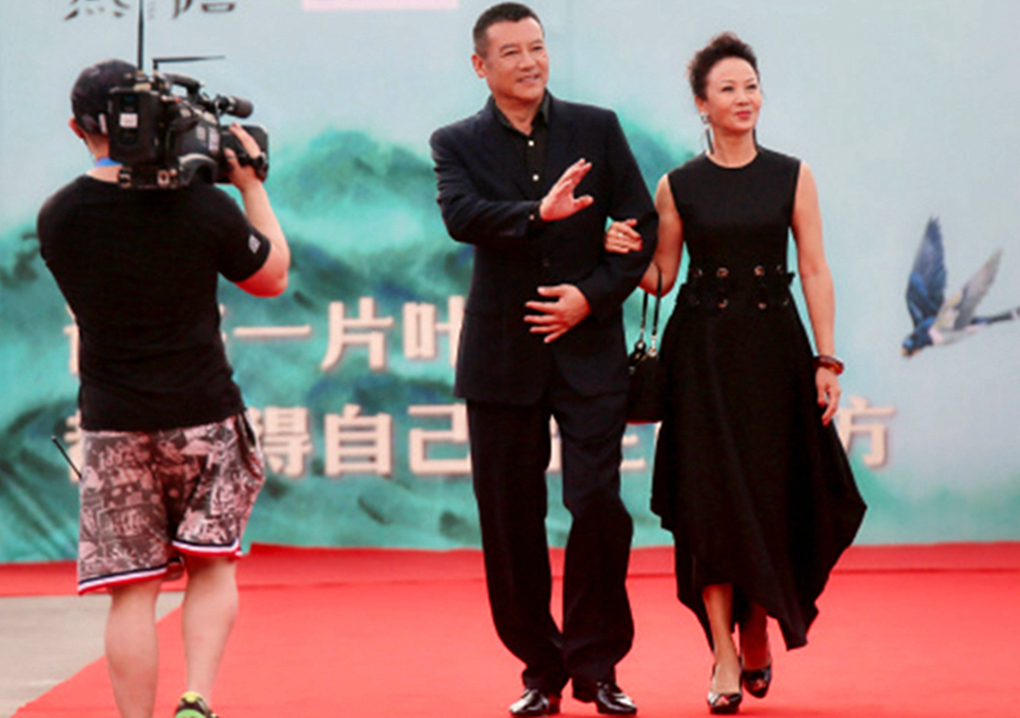 The movie couple Zhao Yue and Tong Fan both won the movie award, Zhao ...
