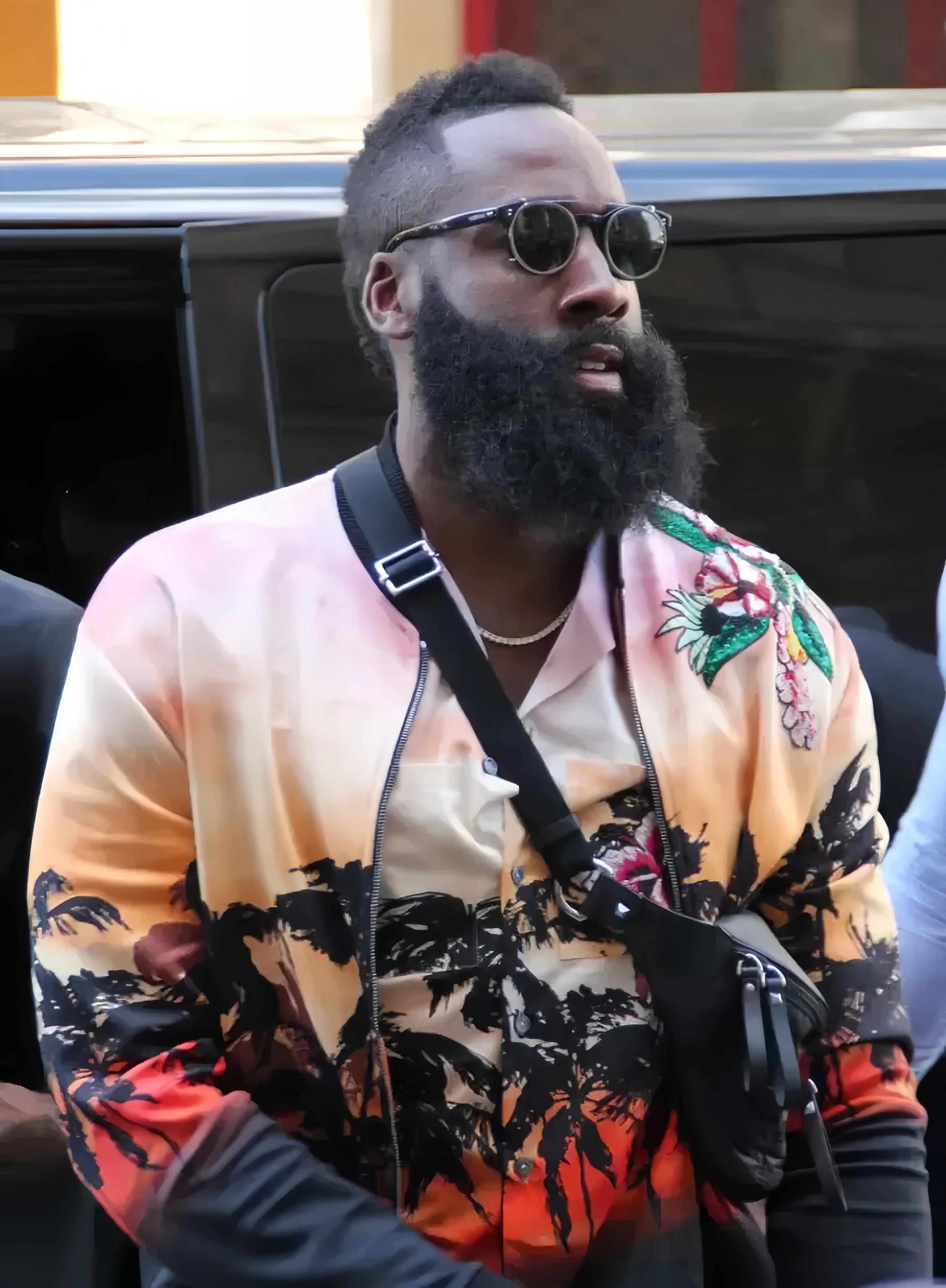 Harden icon: According to reports, the Lakers and Bucks have invited me ...
