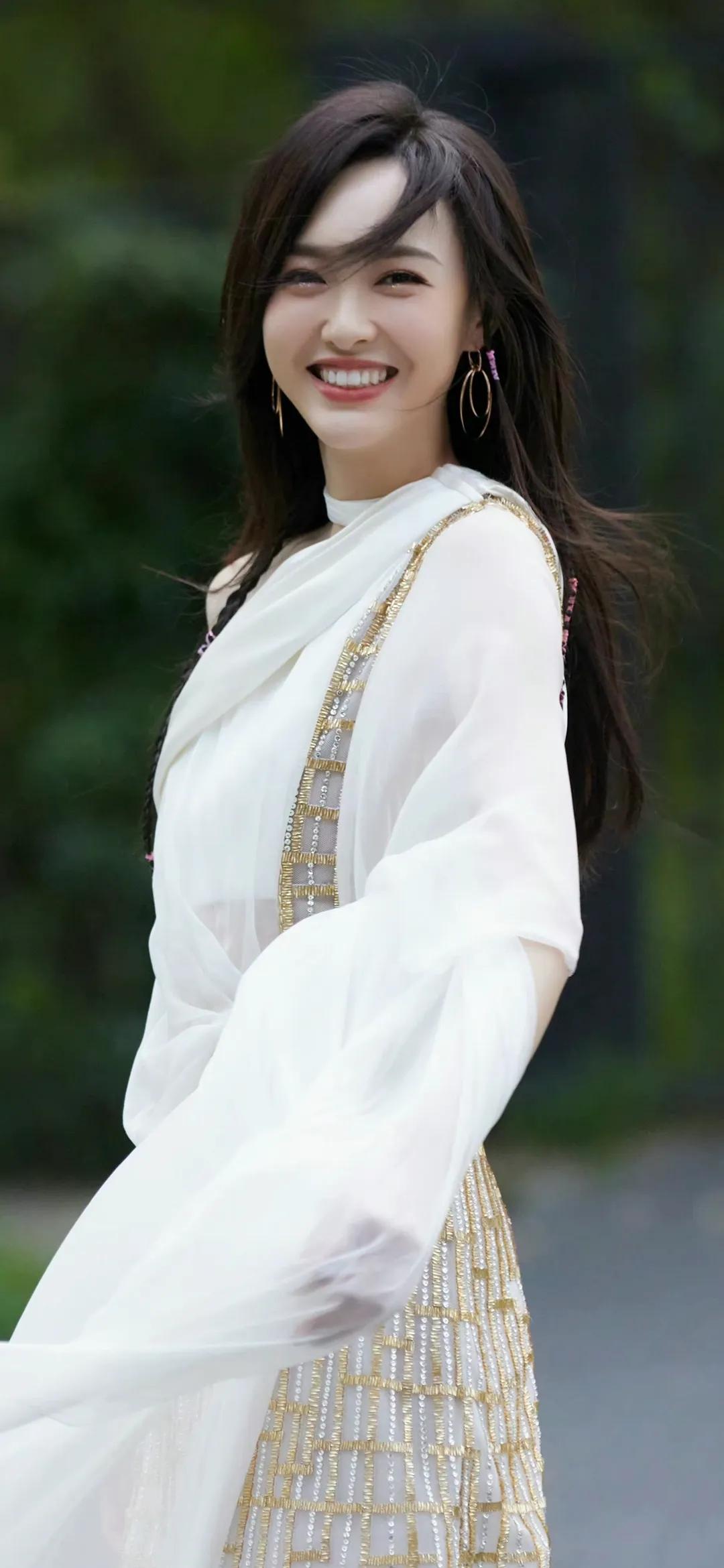 Those star photos that surprised me Tang Yan - iNEWS