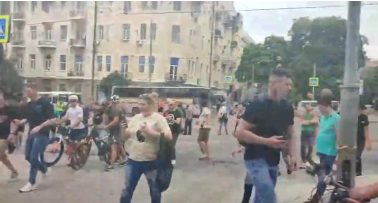 The headquarters building of the Russian military region was surrounded ...