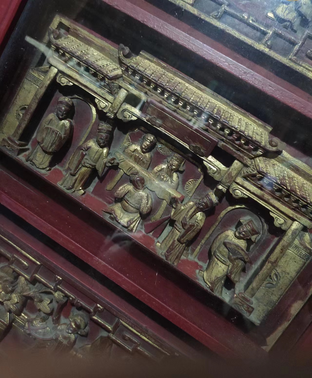 Identification of high-relief golden lacquer opera figure panels - iMedia