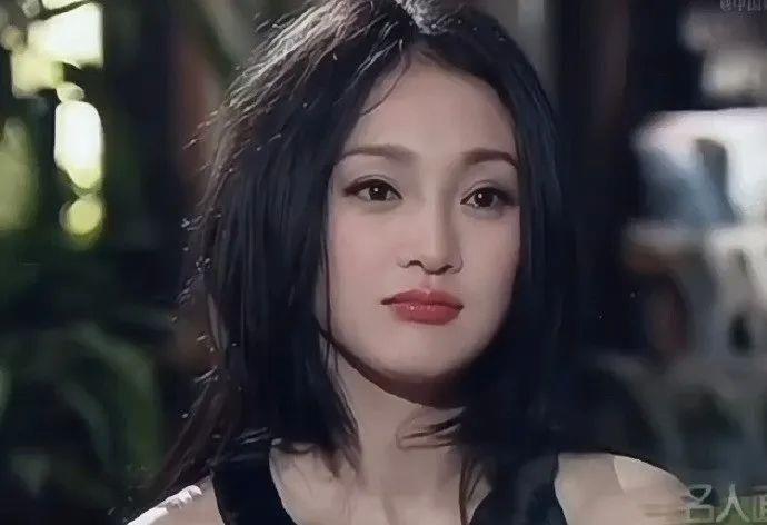 Comparing the 48-year-old Zhou Xun with the 36-year-old Yang Mi, the ...
