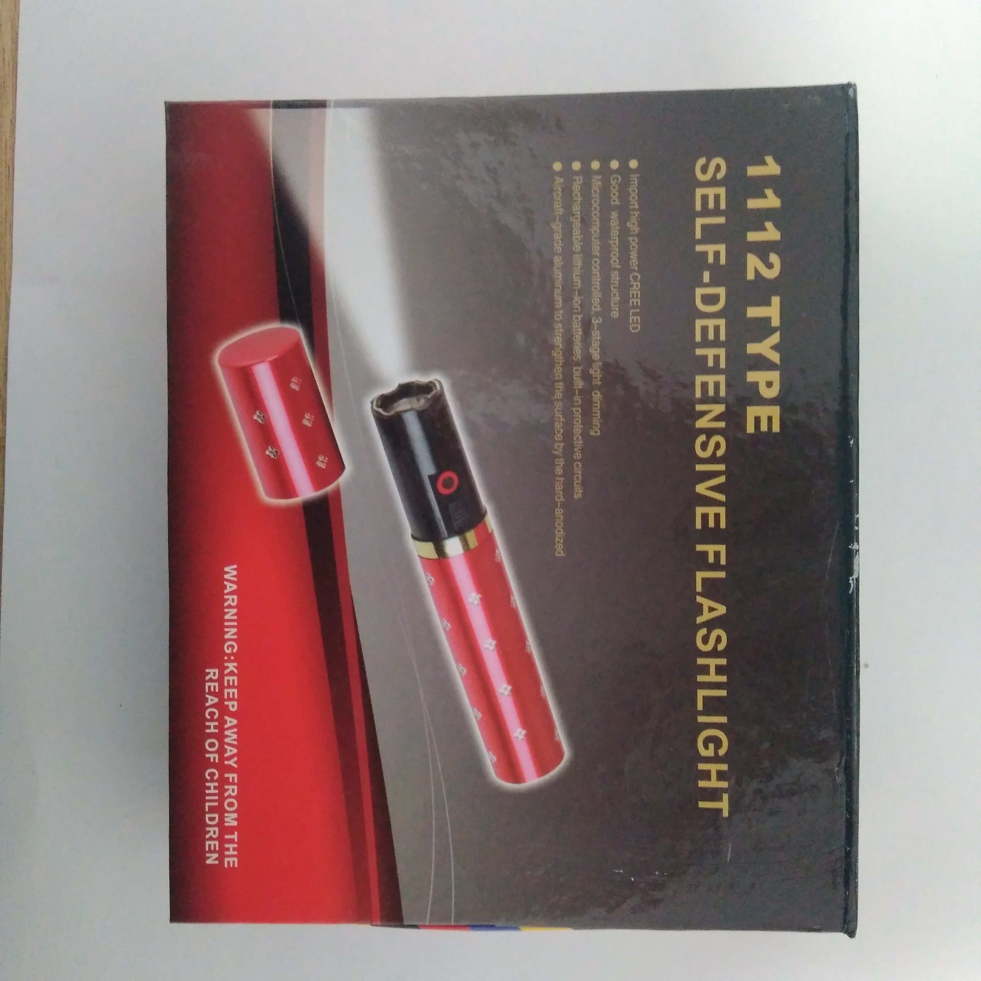 How many volts is the electric shock baton easy to use? - iNEWS