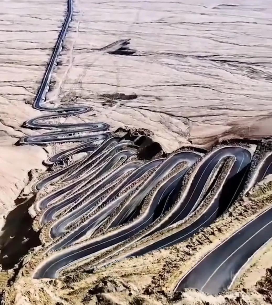 A real Chinese wonder Panlong Ancient Road on the Pamir Plateau ...