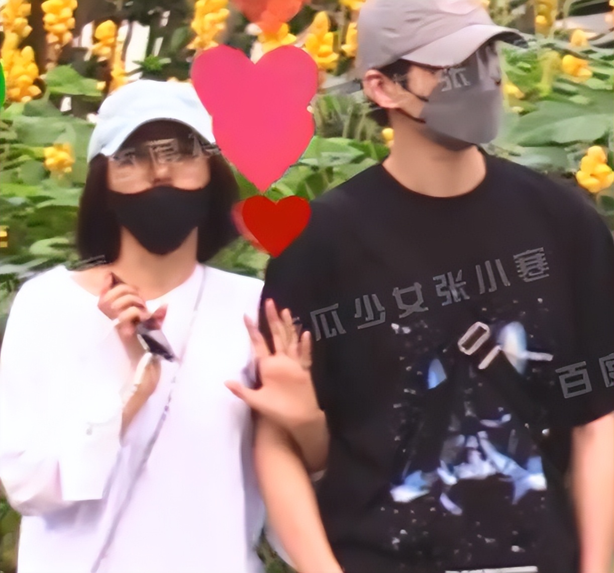 Wei Daxun and Qin Lan's love affair exposed!Sweet hand-held tour of Sanya, Yang Mi is a thing of ...