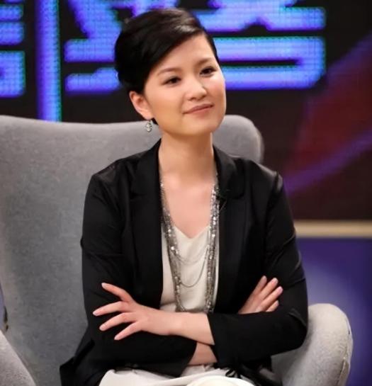 The first sister of Dragon TV, married the returnee husband and gave ...