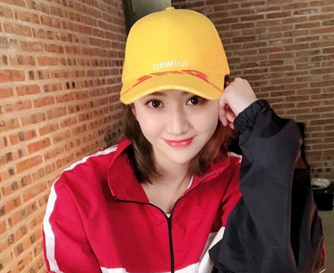 The famous paparazzi once again revealed that Zhang Jike once sent Jing Tian's private photos of ...