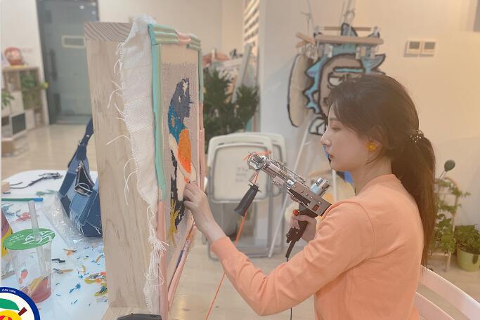 Ma Fanshu, a new "CCTV facade", takes photos of his life. He is ...