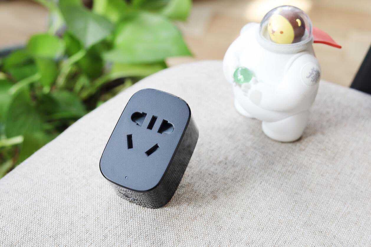 This socket is so amazing, it not only can turn traditional sockets ...
