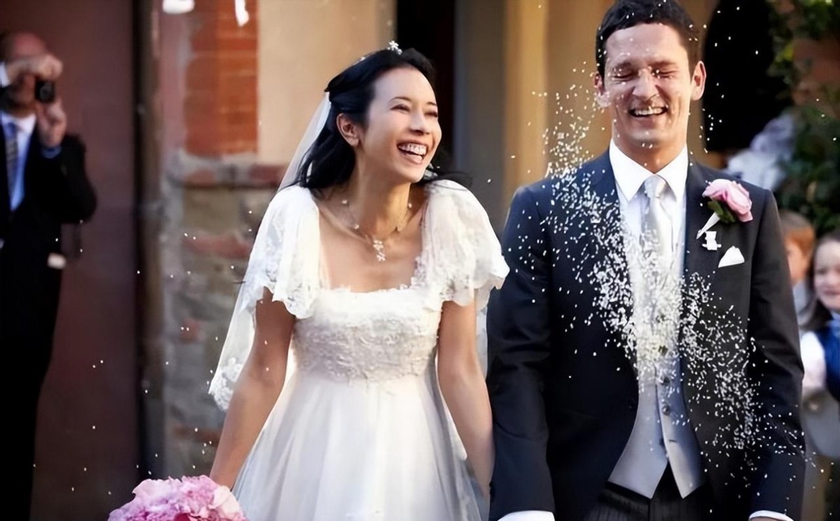Karen Mok's 11th wedding anniversary, returned to the place where she ...