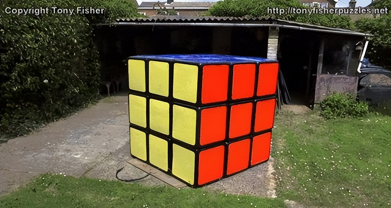 The smallest Rubik's cube in the world - iNEWS