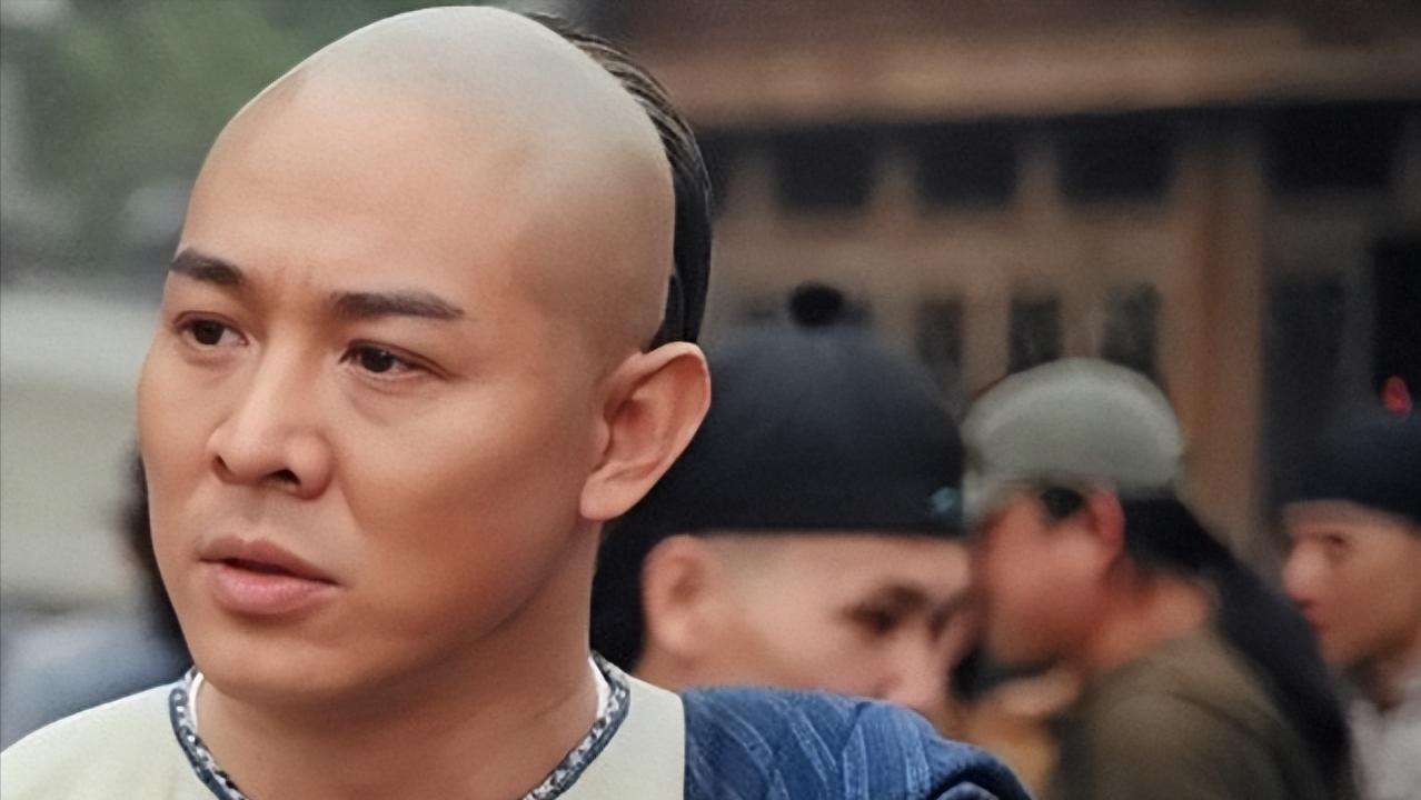 59-year-old Jet Li is on vacation in Europe, his daughter is taller ...