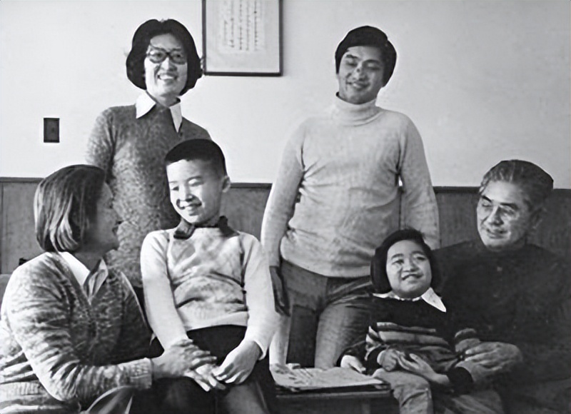 The red capitalist Rong Yiren passed away in Beijing at the age of 89 ...