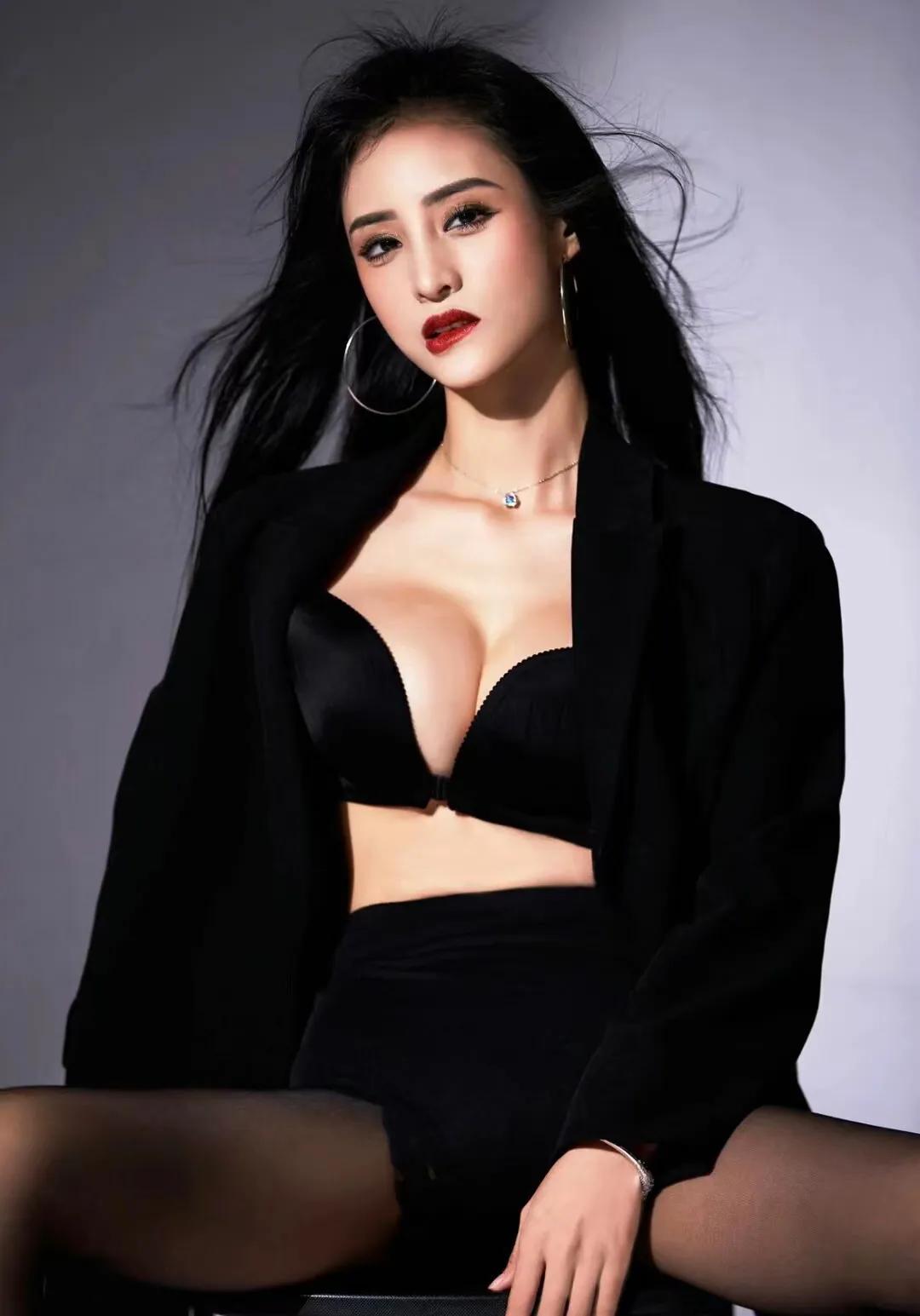 Beauty Wu Chunyi - iMedia